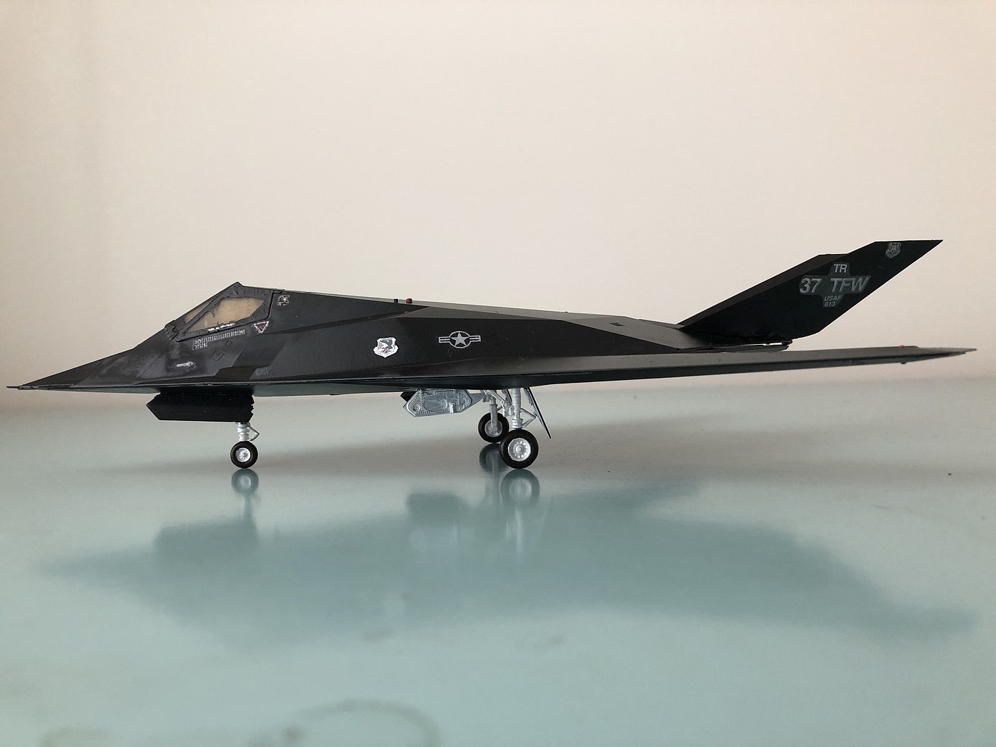 F117A Stealth USAF Fighter -- Plastic Model Airplane Kit -- 1/72 Scale ...