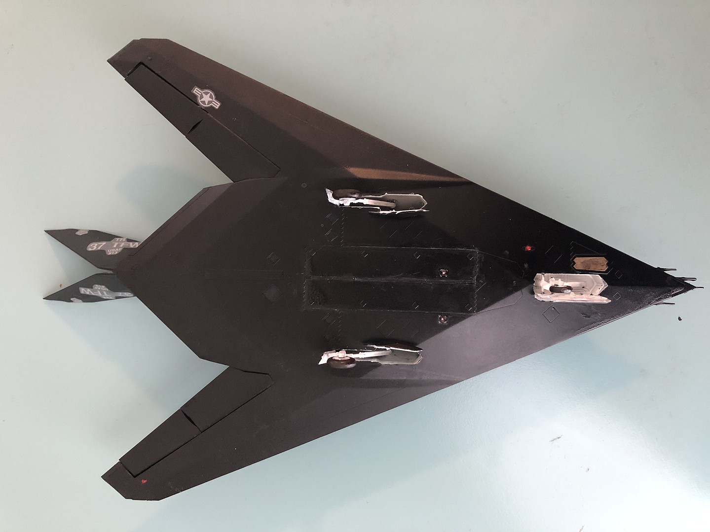 F117A Stealth USAF Fighter -- Plastic Model Airplane Kit -- 1/72 Scale ...