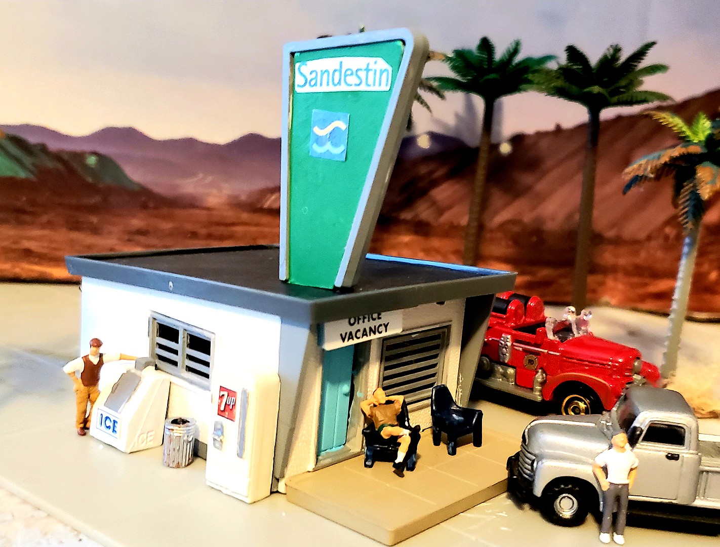 Motel w/Pool Snap Kit -- HO Scale Model Railroad Building -- #45214 ...