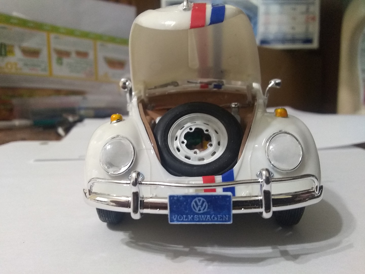 1966 Volkswagen Beetle VW BUG -- Plastic Model Car Kit -- 1/24 Scale ...