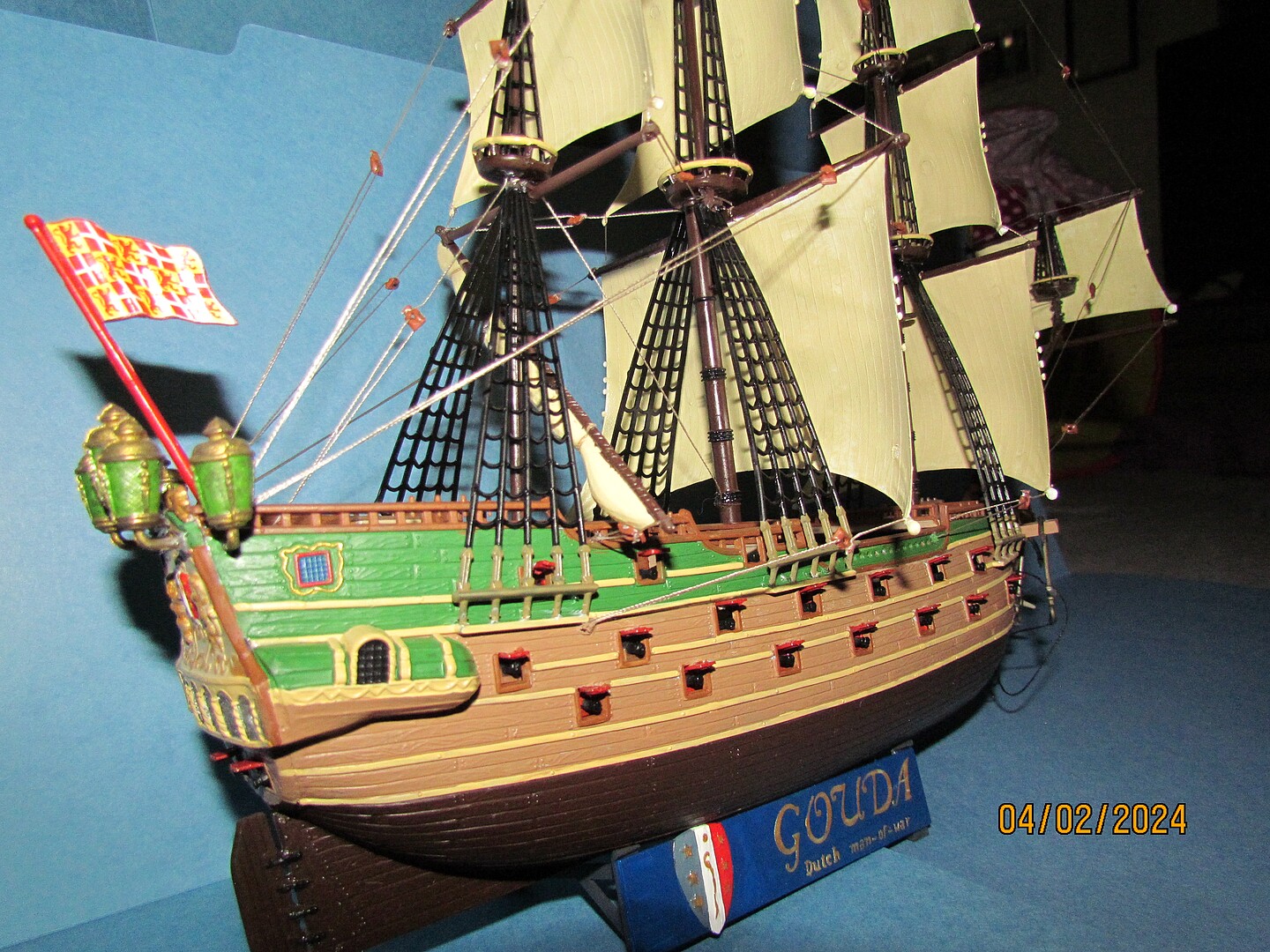 Gouda Dutch Man of War Sailing Boat -- Plastic Model Military Ship Kit ...