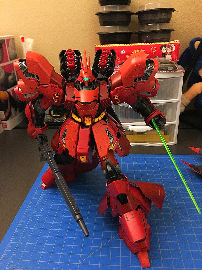 Gallery Pictures Bandai 1/100 Master Grade Gundam Series- MSN04 Sazabi ...