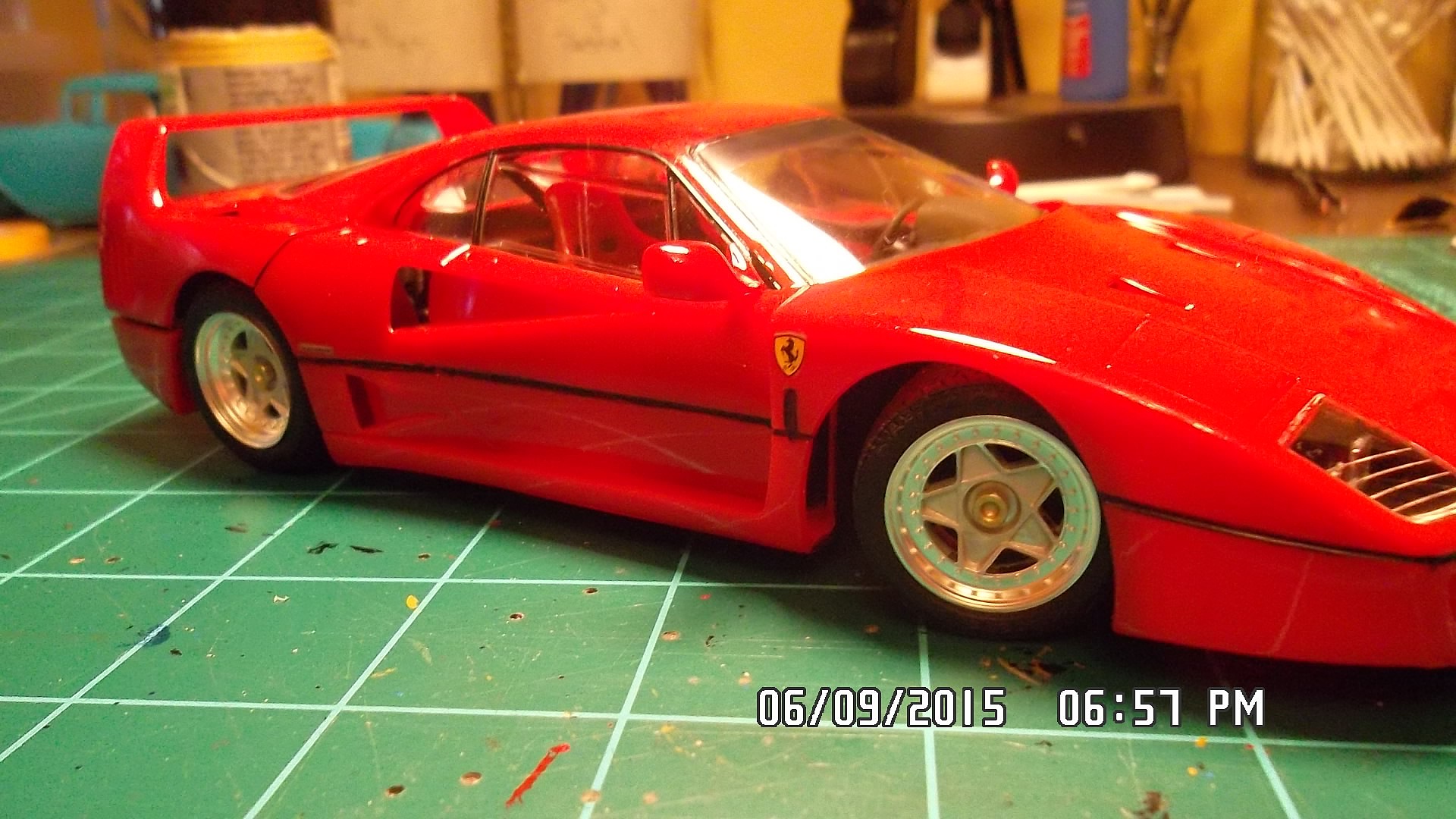 Gallery Pictures Tamiya Ferrari F40 Sportscar Plastic Model Car Kit 1/ ...
