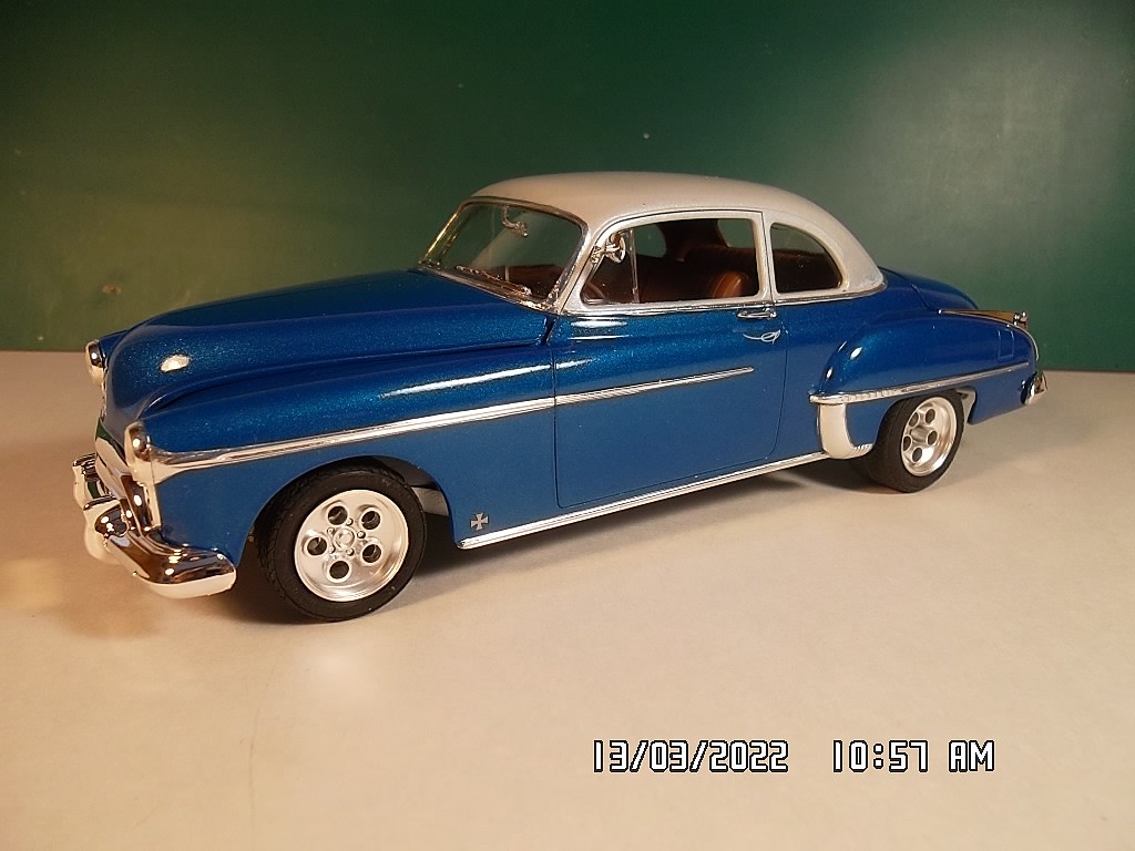 1950 Olds Custom -- Plastic Model Car Kit -- 1/25 Scale -- #854022 ...