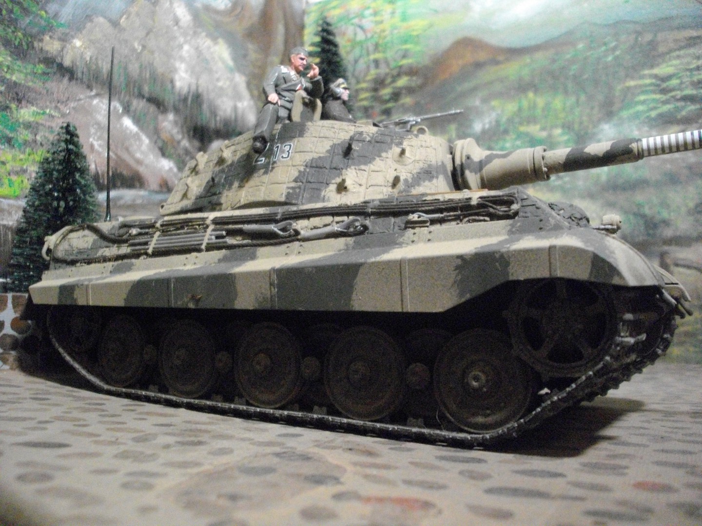 King Tiger Tank -- Plastic Model Military Vehicle Kit -- 1/35 Scale ...