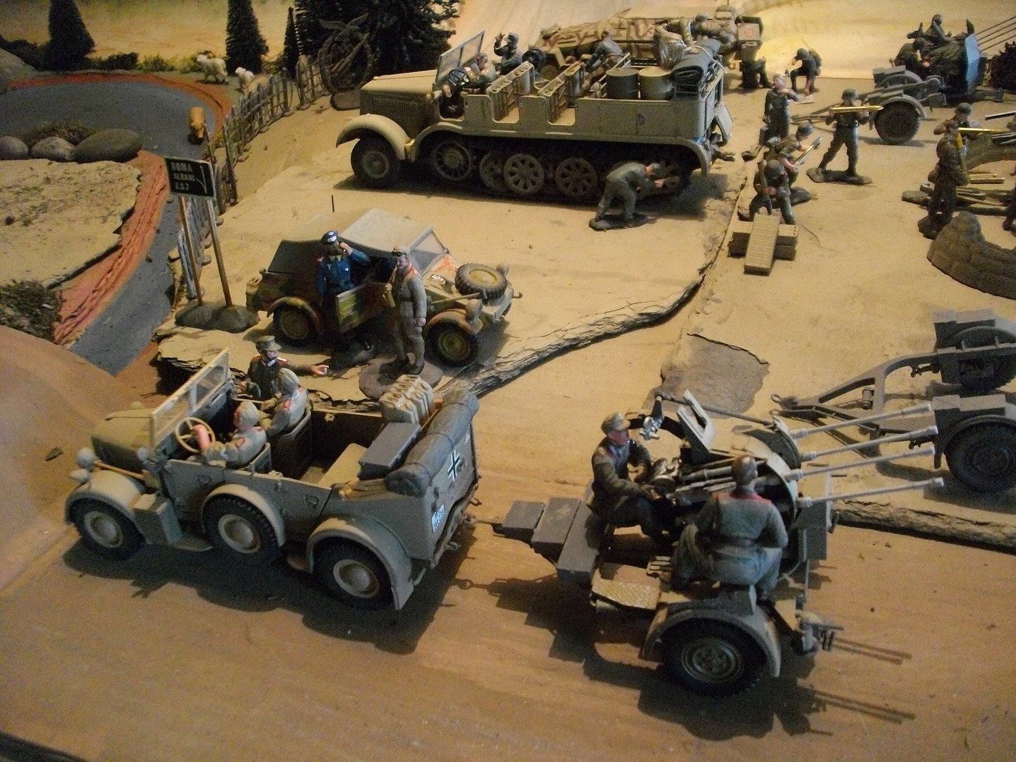 German Horch Kfz15 Vehicle -- Plastic Model Military Vehicle Kit -- 1/ ...