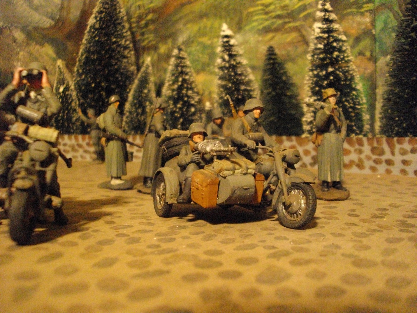 BMW & Sidecar -- Plastic Model Military Vehicle Kit -- 1/35 Scale ...