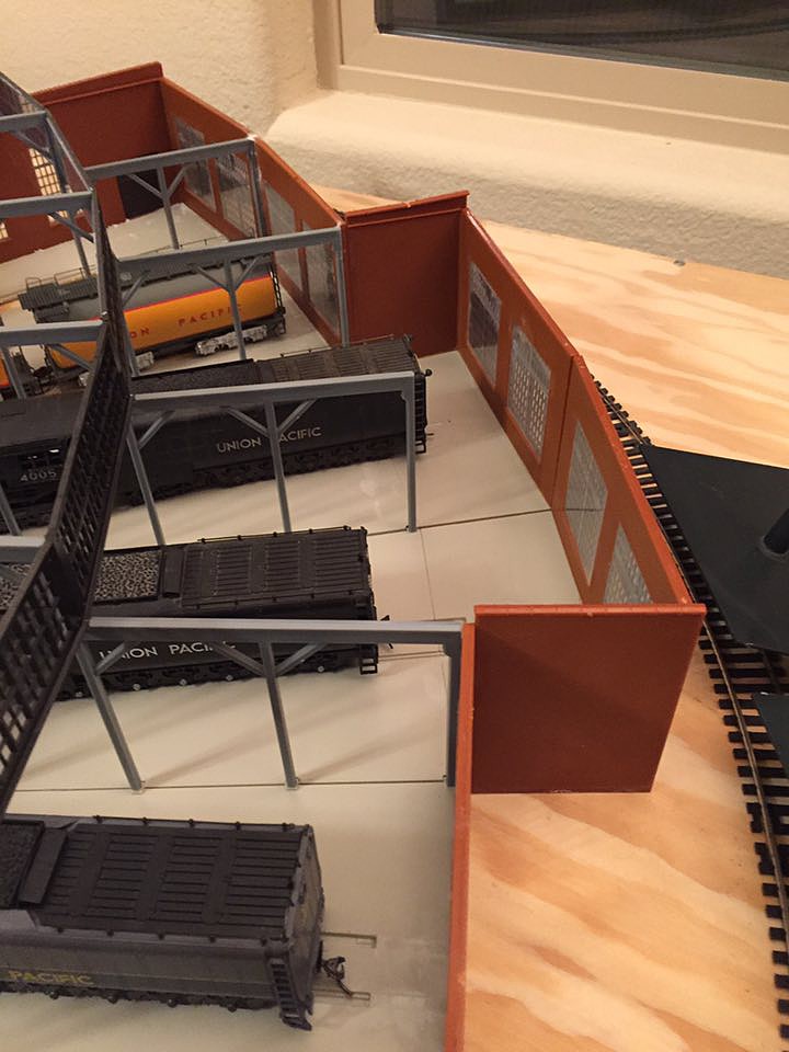 3-Stall Modern Roundhouse Kit (16 x 20-1/8 x 5-1/2'') -- HO Scale Model ...