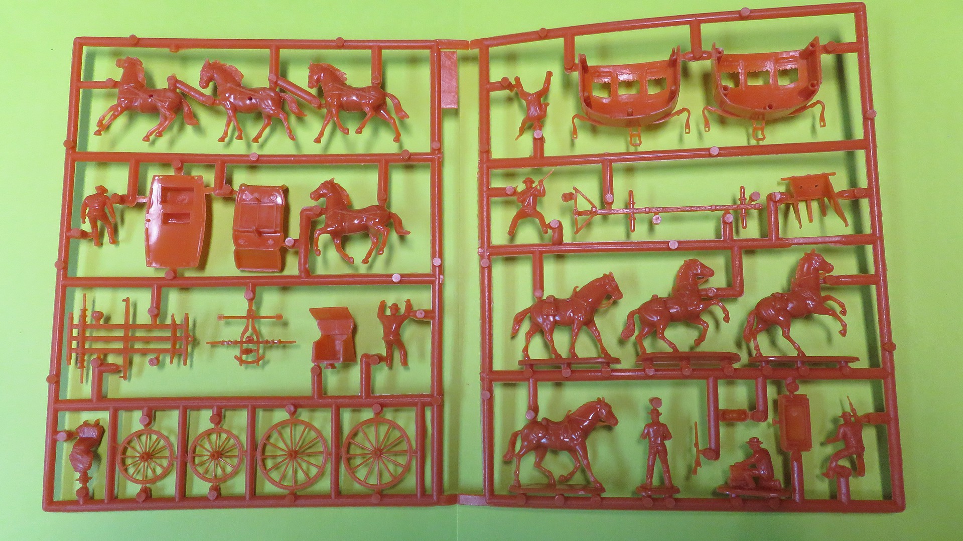 Stagecoach with Horses and Figures Set -- Western Plastic Model Kit ...