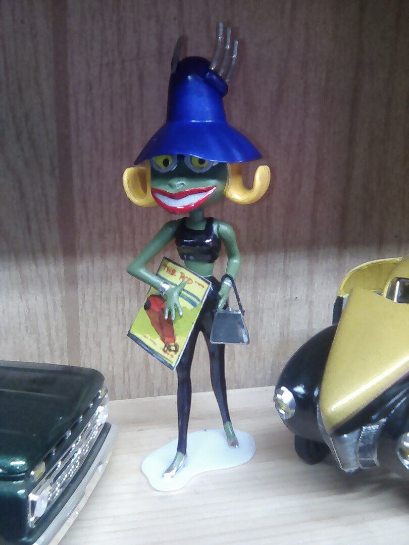 Weird-Oh's Figure Sling Rave Curvette Way Out Spectator -- Plastic ...