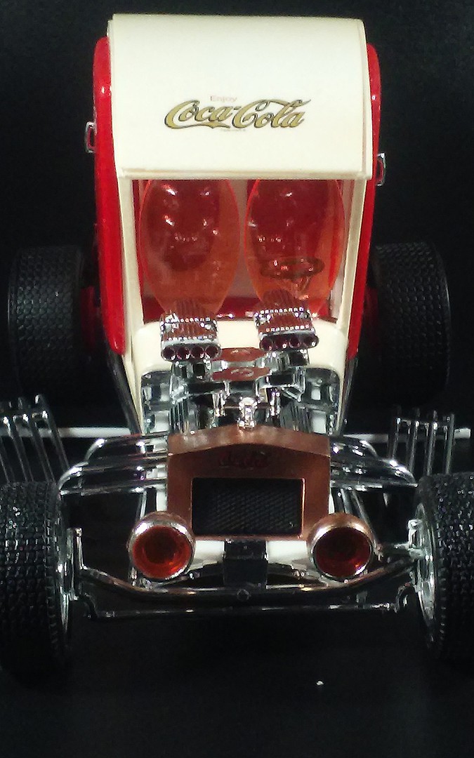 Coca Cola Vending Machine Show Rod SE -- Plastic Model Car Kit -- 1/25 ...