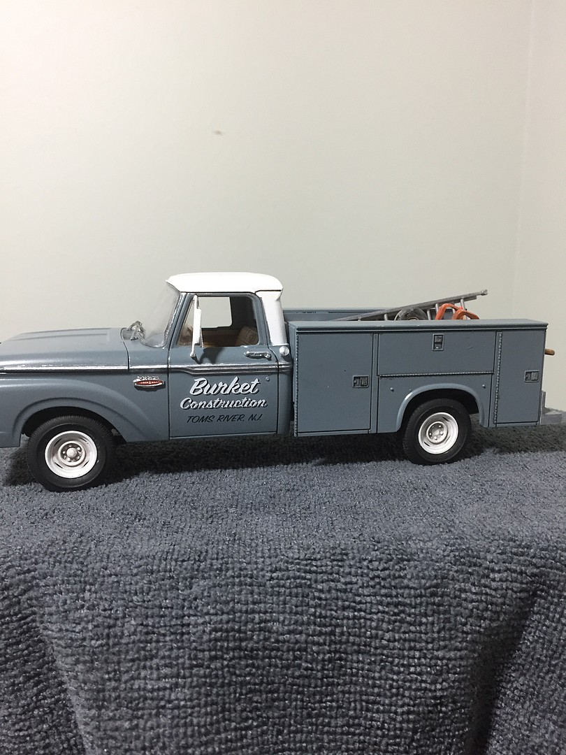 1965 Ford F-100 utility Truck -- Plastic Model Truck Vehicle Kit -- 1/ ...
