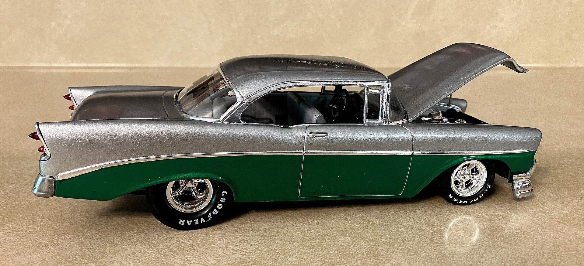 1/24 1956 Chevy Custom -- Plastic Model Car Kit -- 1/25 Scale -- #07663 ...