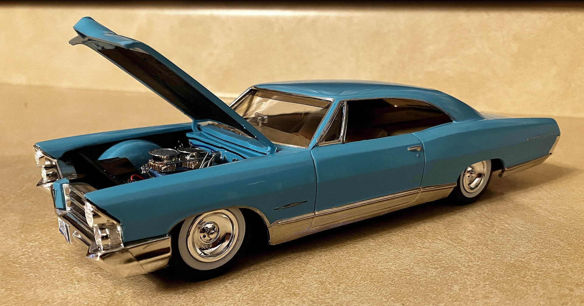 1965 Pontiac Bonneville -- Plastic Model Car Vehicle Kit -- 1/25 Scale ...