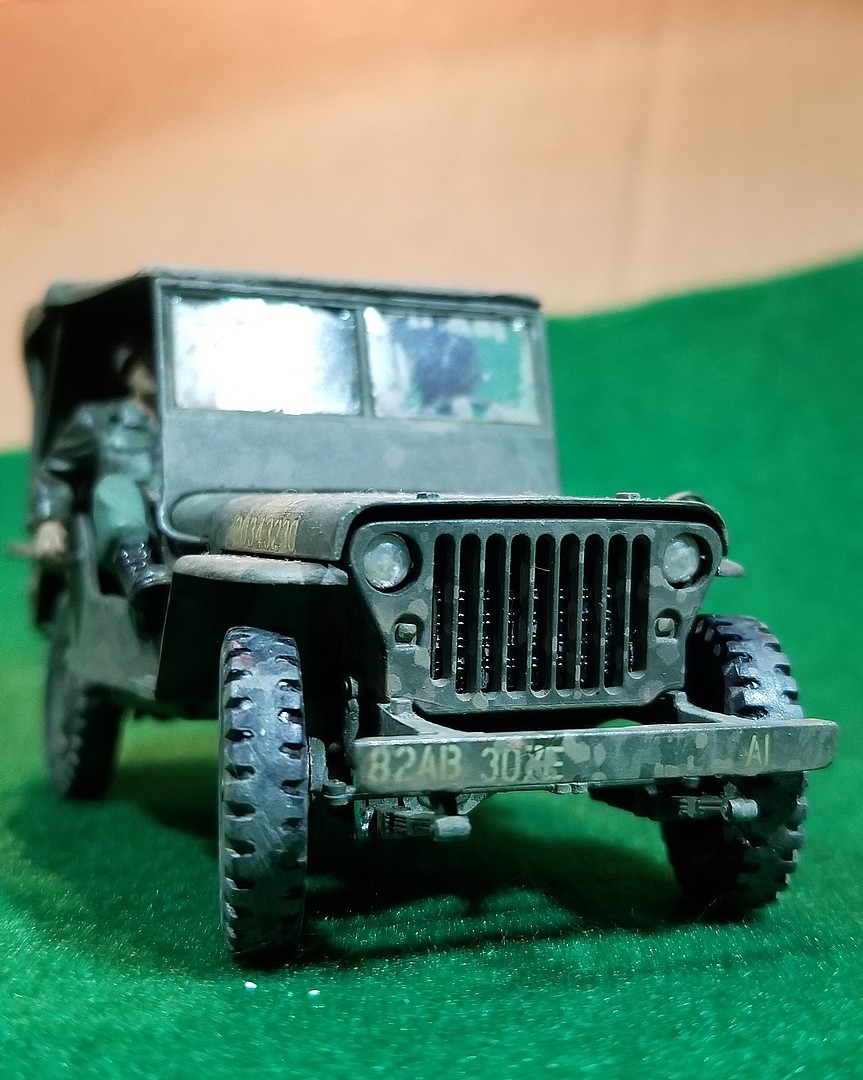 US Willys MB Jeep -- Plastic Model Military Vehicle Kit -- 1/35 Scale ...