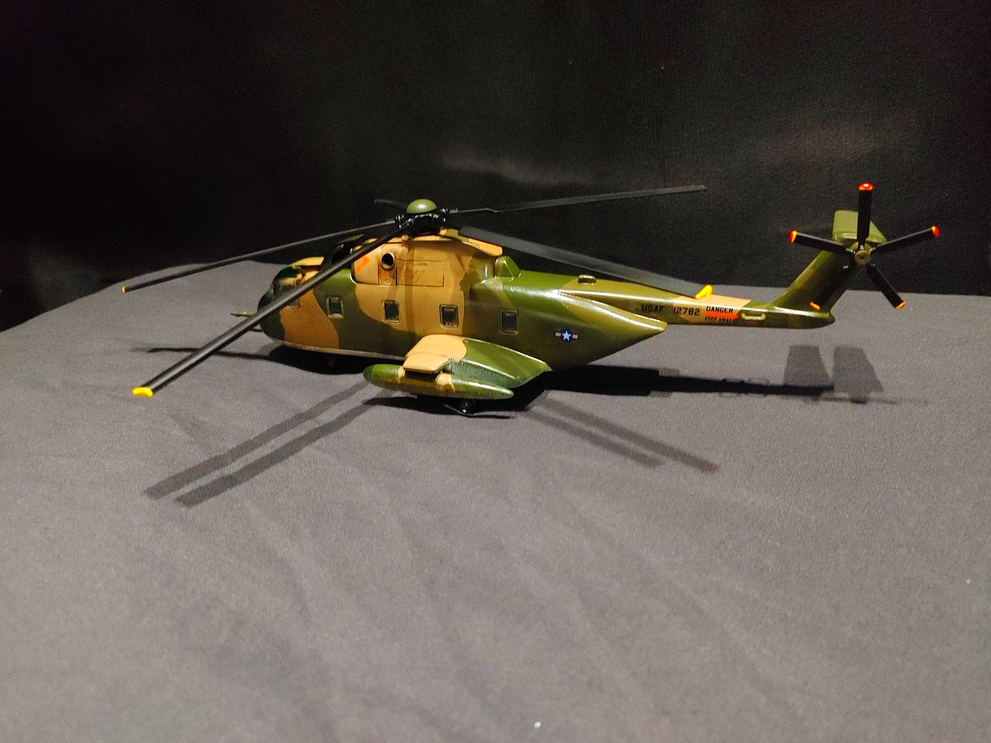 HH-3E Jolly Green Giant Helicopter -- Plastic Model Helicopter -- 1/72 ...