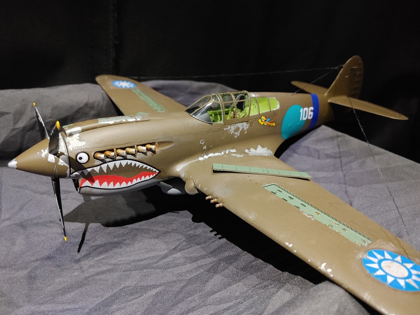 P40E Kittyhawk Aircraft -- Plastic Model Airplane Kit -- 1/32 Scale ...