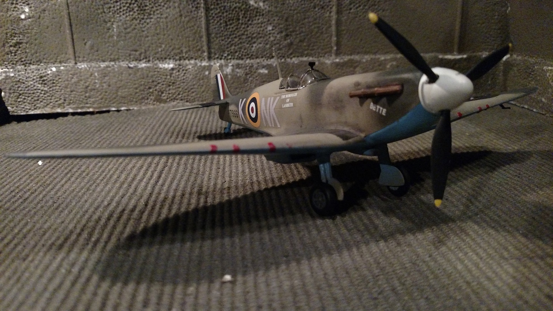 Gallery Pictures Revell-Monogram Spitfire Mk-II Plastic Model Airplane Kit 1/48 Scale #855239