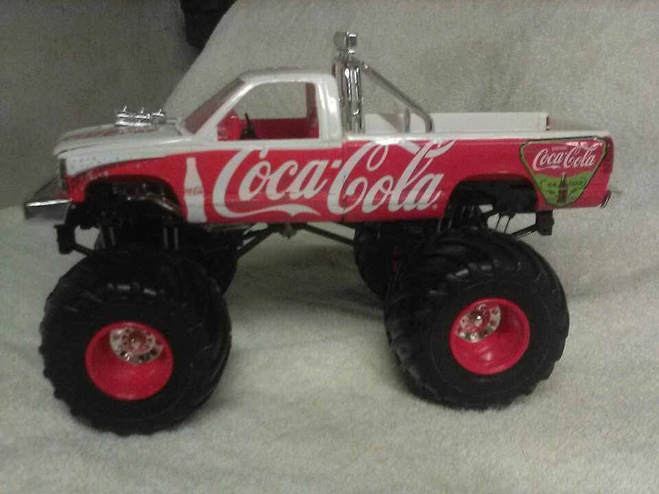 '88 Chevy Silverado Monster Truck -- 1/24 Scale Plastic Model Vehicle ...