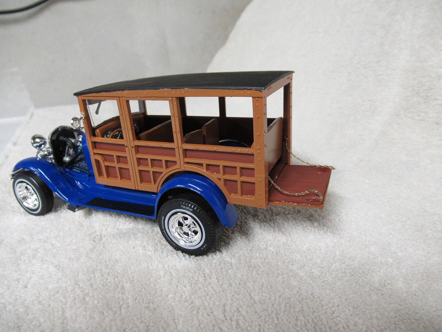 1929 Ford Woody Pickup Truck -- Plastic Model Vehicle Kit -- 1/25 Scale ...