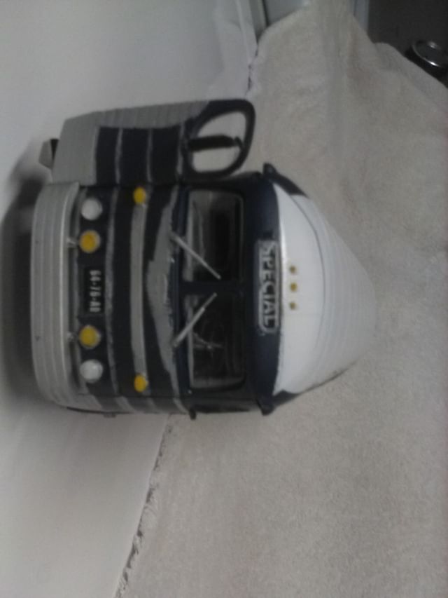 1947 GMC PD3751 Silverside Greyhound Bus -- Plastic Model Car Vehicle ...