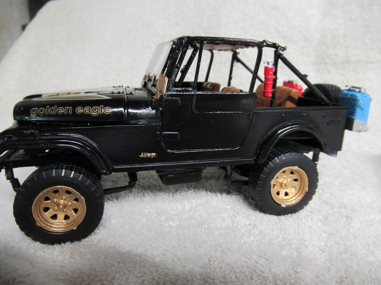 1977 Jeep CJ7 Renegade (2 in 1) -- Plastic Model Jeep Kit -- 1/24 Scale ...