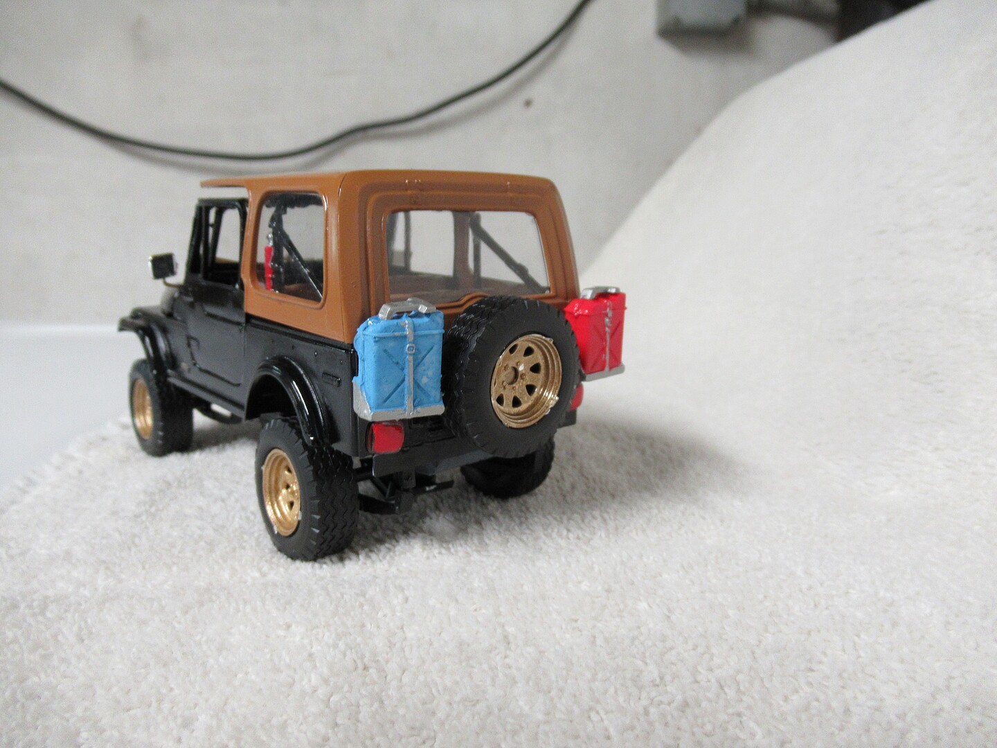 1977 Jeep CJ7 Renegade (2 in 1) -- Plastic Model Jeep Kit -- 1/24 Scale ...