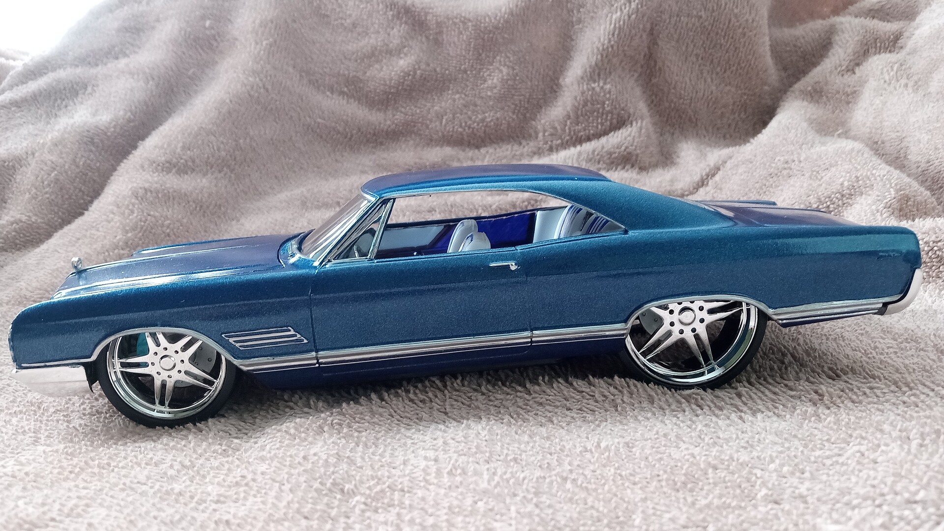 1966 Buick Wildcat -- Plastic Model Car Vehicle Kit -- 1/25 Scale ...