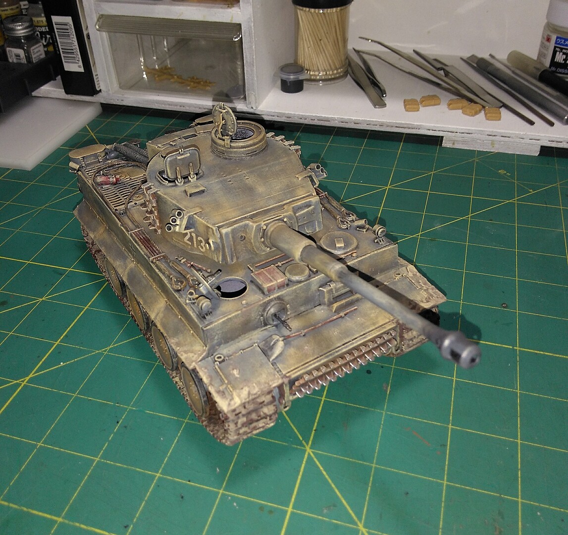German Tiger I Early Production Tank -- Plastic Model Tank -- 1/35 Scale -- #35216 pictures by ...
