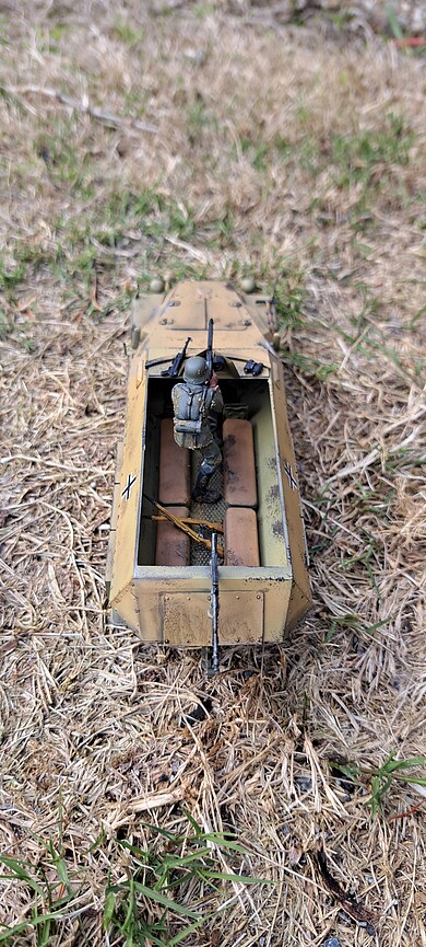 German Hanomag Sd.Kfz. 251/1 Halftrack -- Plastic Model Military ...