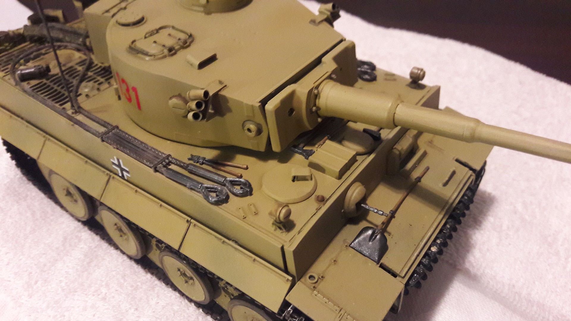 German Tiger I Mid Production Tank -- Plastic Model Military Vehicle ...