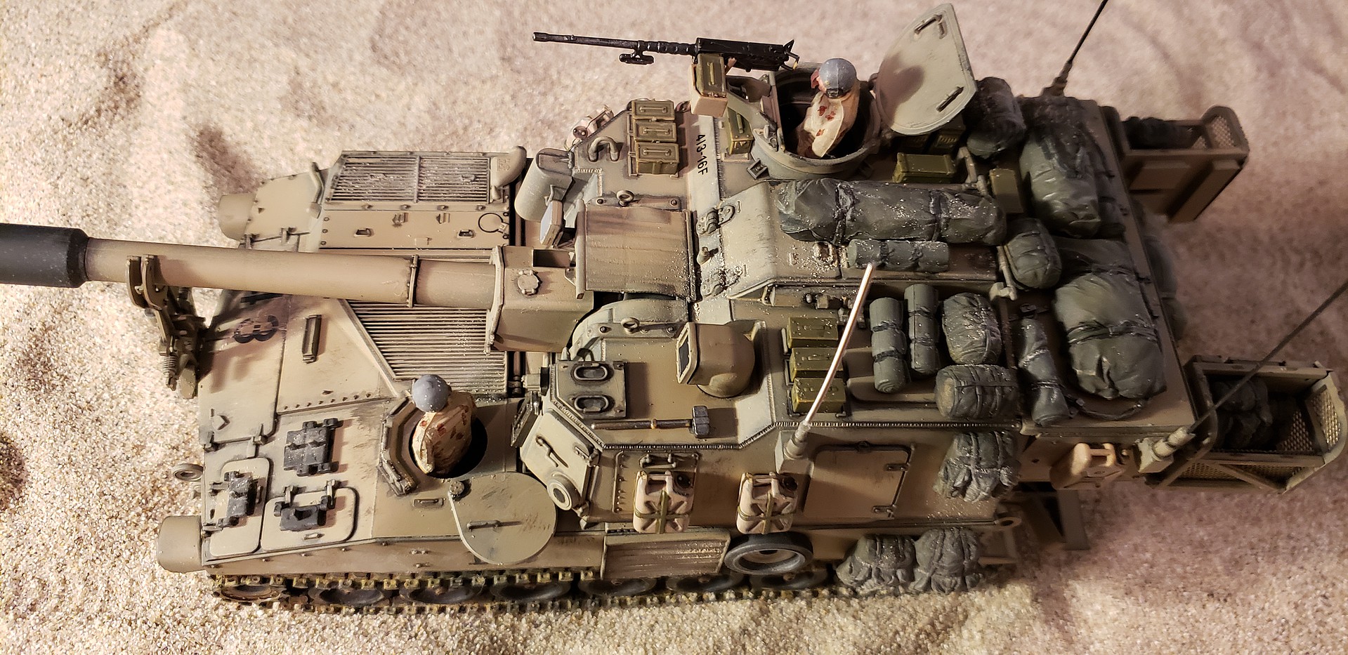 US Self-Propelled Howitzer M109A6 Paladin -- Plastic Model Military ...