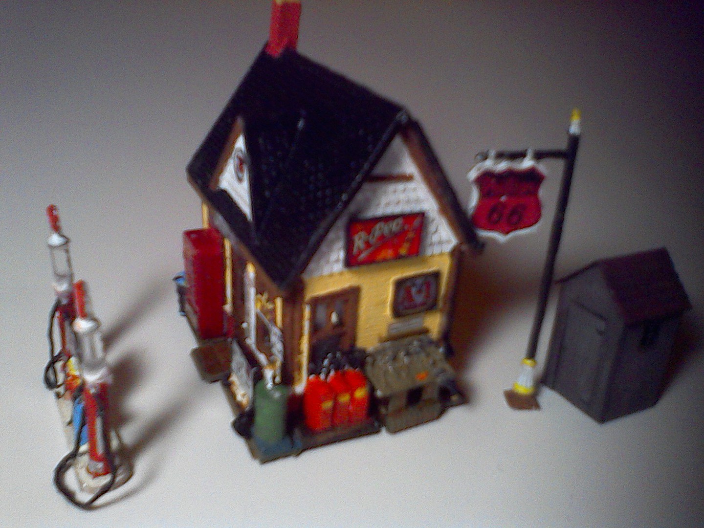 Scenic Detail -- Gas Station Kit -- HO Scale Model Railroad Building ...