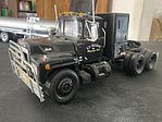 AMT Mack R685ST Semi Tractor Plastic Model Truck Kit 1/25 #1039-06