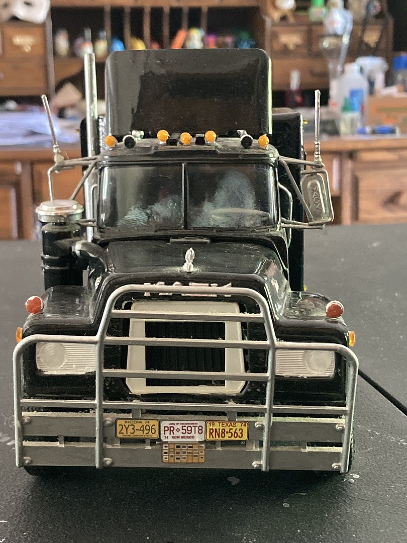 Mack R685ST Semi Tractor -- Plastic Model Truck Kit -- 1/25 -- #1039-06 ...