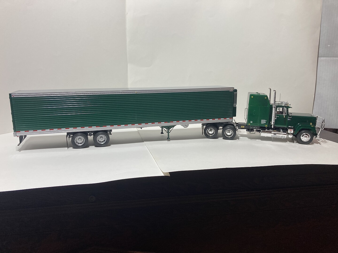 Reefer Semi Trailer -- Plastic Model Truck Vehicle Kit -- 1/24 Scale ...