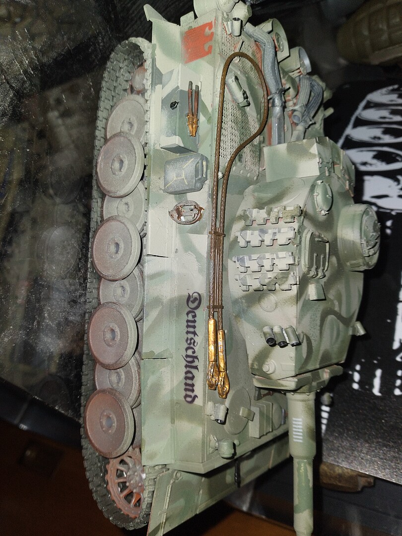 Tiger I Tank w/ABER PE Parts/Gun Barr -- Plastic Model Military Vehicle ...