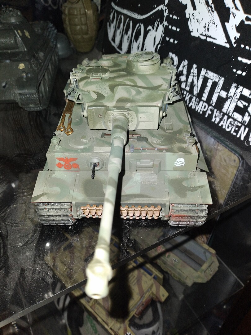 Tiger I Tank w/ABER PE Parts/Gun Barr -- Plastic Model Military Vehicle ...