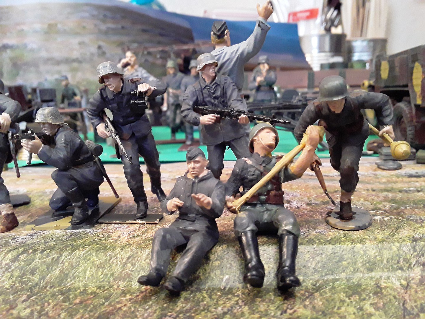 German Front Line Infantry Soldier Set -- Plastic Model Military Figure ...