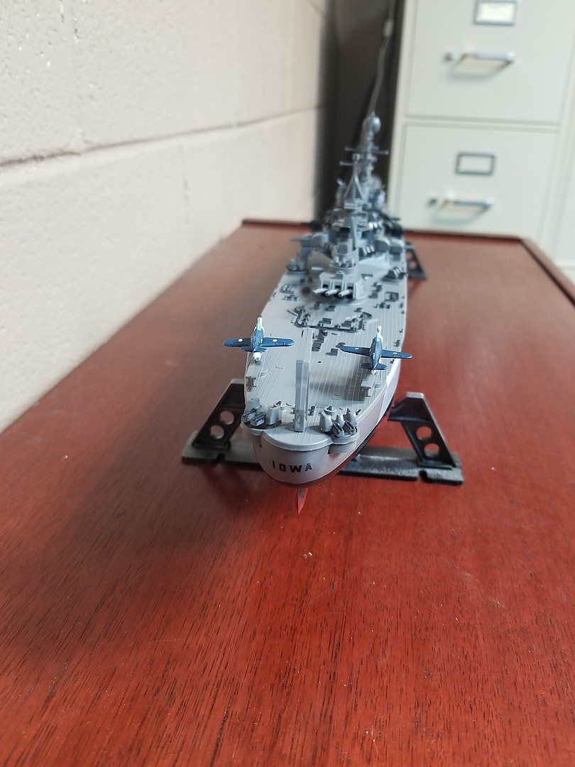 USS Iowa BB-61 Battleship -- Plastic Model Military Ship -- 1/535 Scale ...