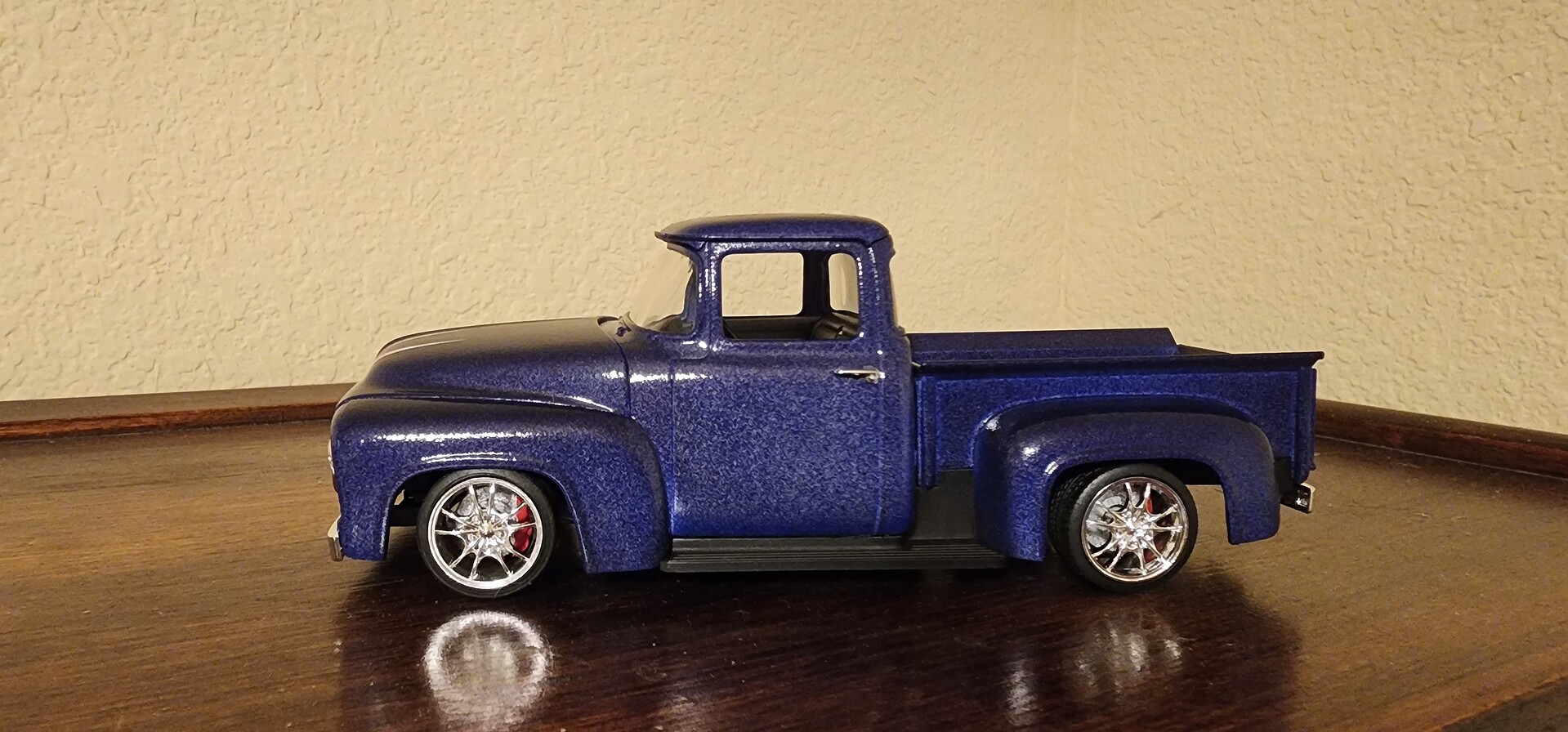Ford FD-100 Pickup -- Plastic Model Truck Kit -- 1/25 Scale -- #854426 ...