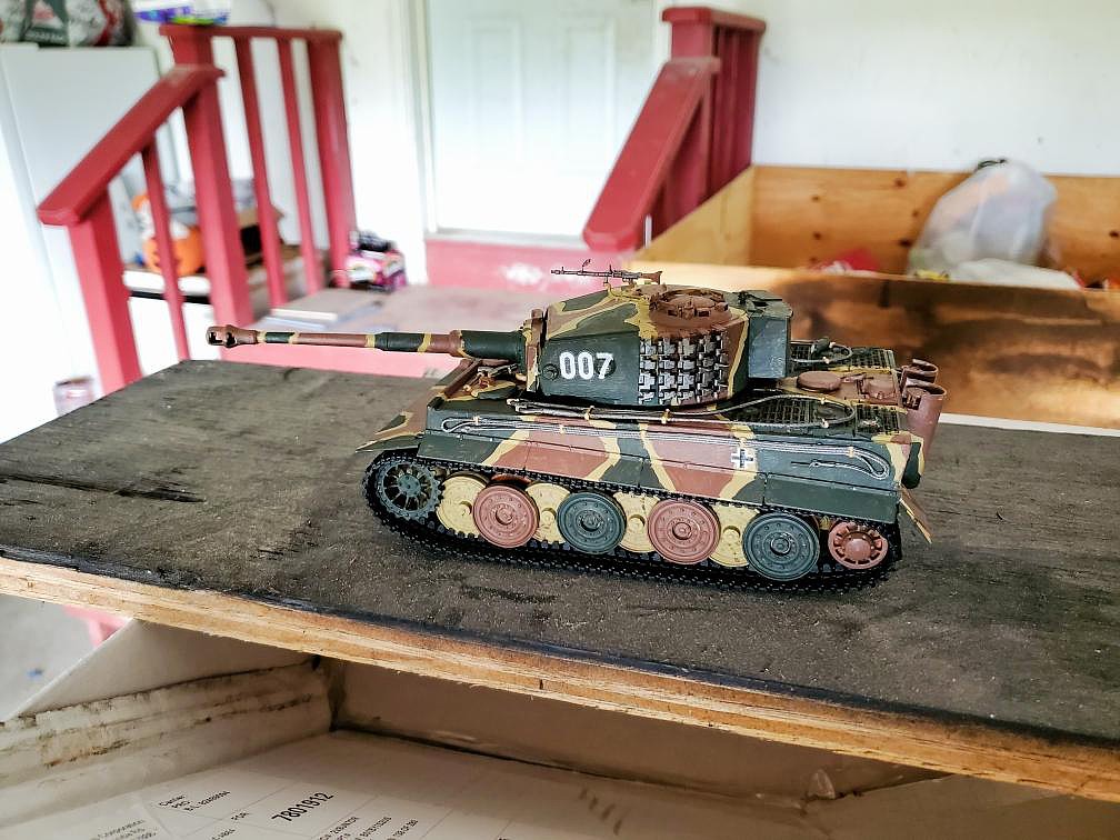 SdKfz 181 Tiger I Late Tank -- Plastic Model Tank Kit -- 1/35 Scale ...