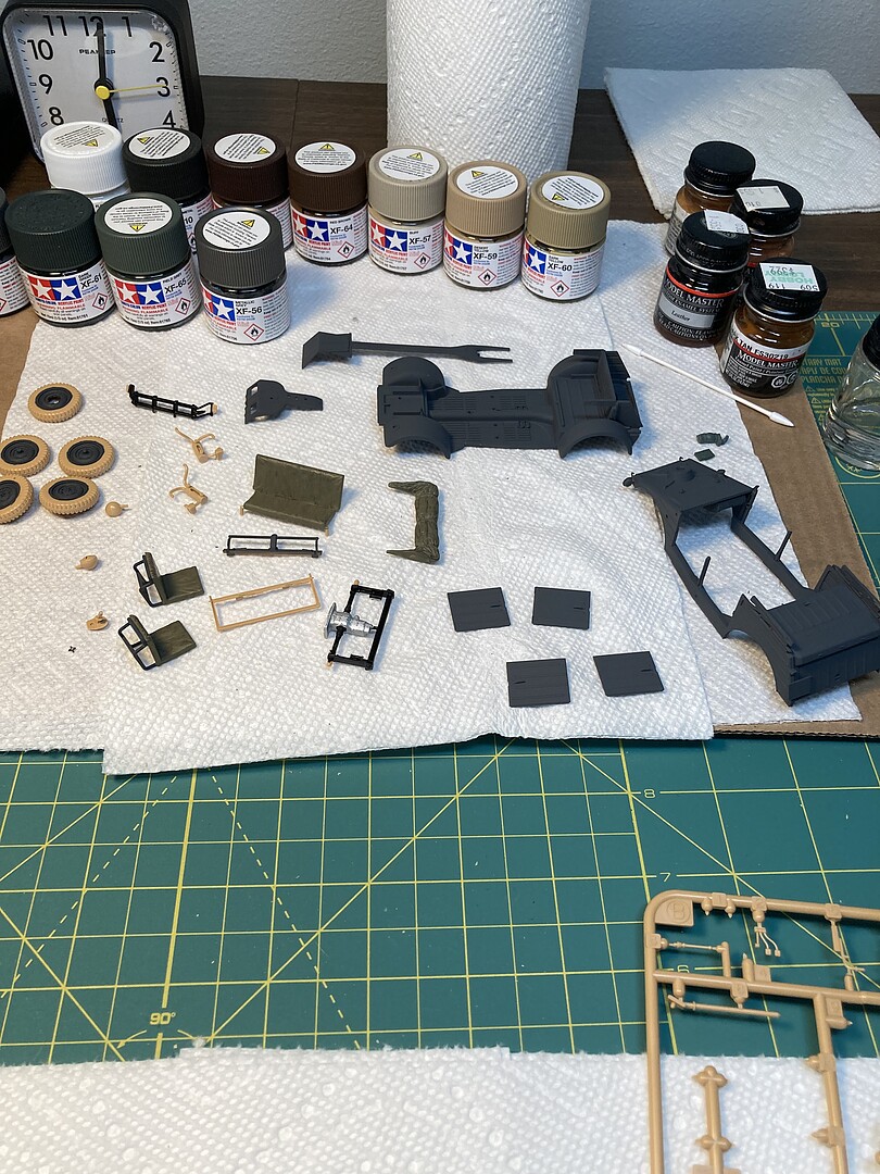 Kubelwagen Type 82 -- Plastic Model Military Vehicle Kit -- 1/35 Scale ...