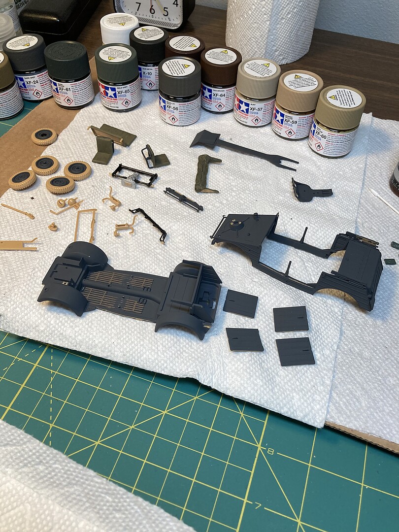 Kubelwagen Type 82 -- Plastic Model Military Vehicle Kit -- 1/35 Scale ...