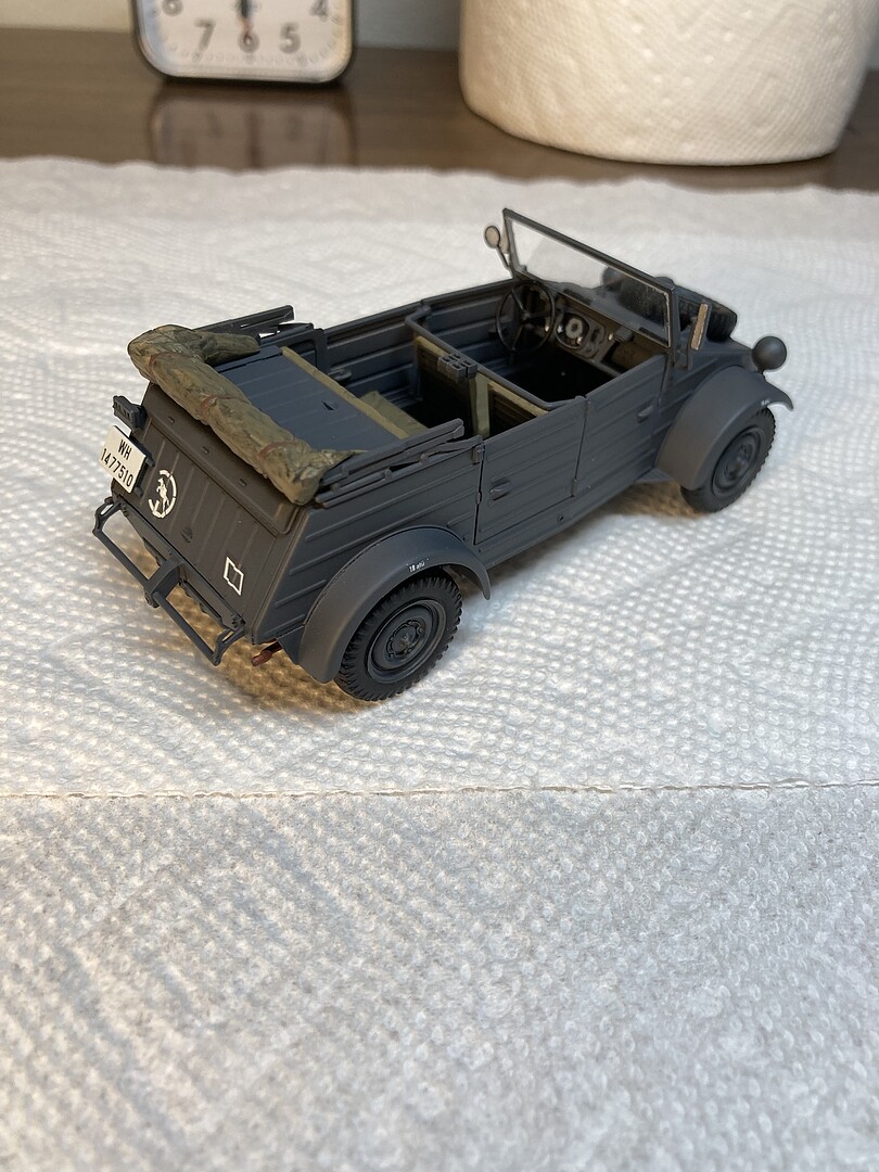 Kubelwagen Type 82 -- Plastic Model Military Vehicle Kit -- 1/35 Scale ...