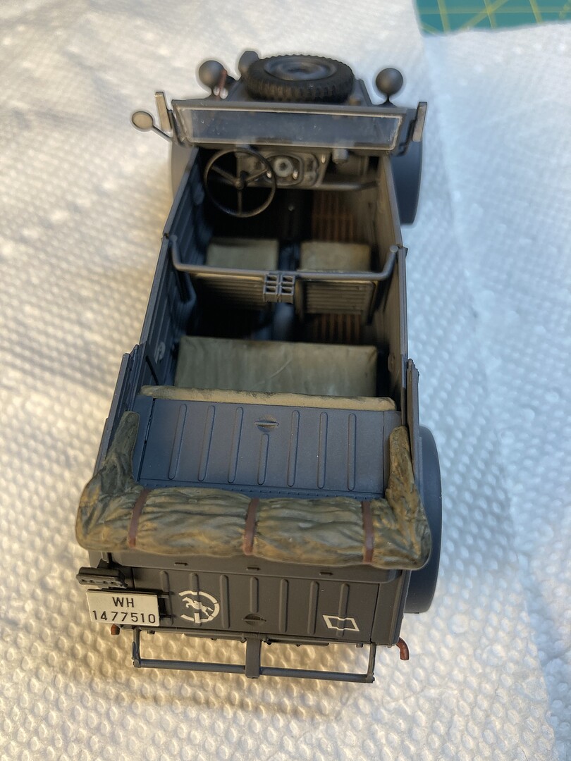 Kubelwagen Type 82 -- Plastic Model Military Vehicle Kit -- 1/35 Scale ...