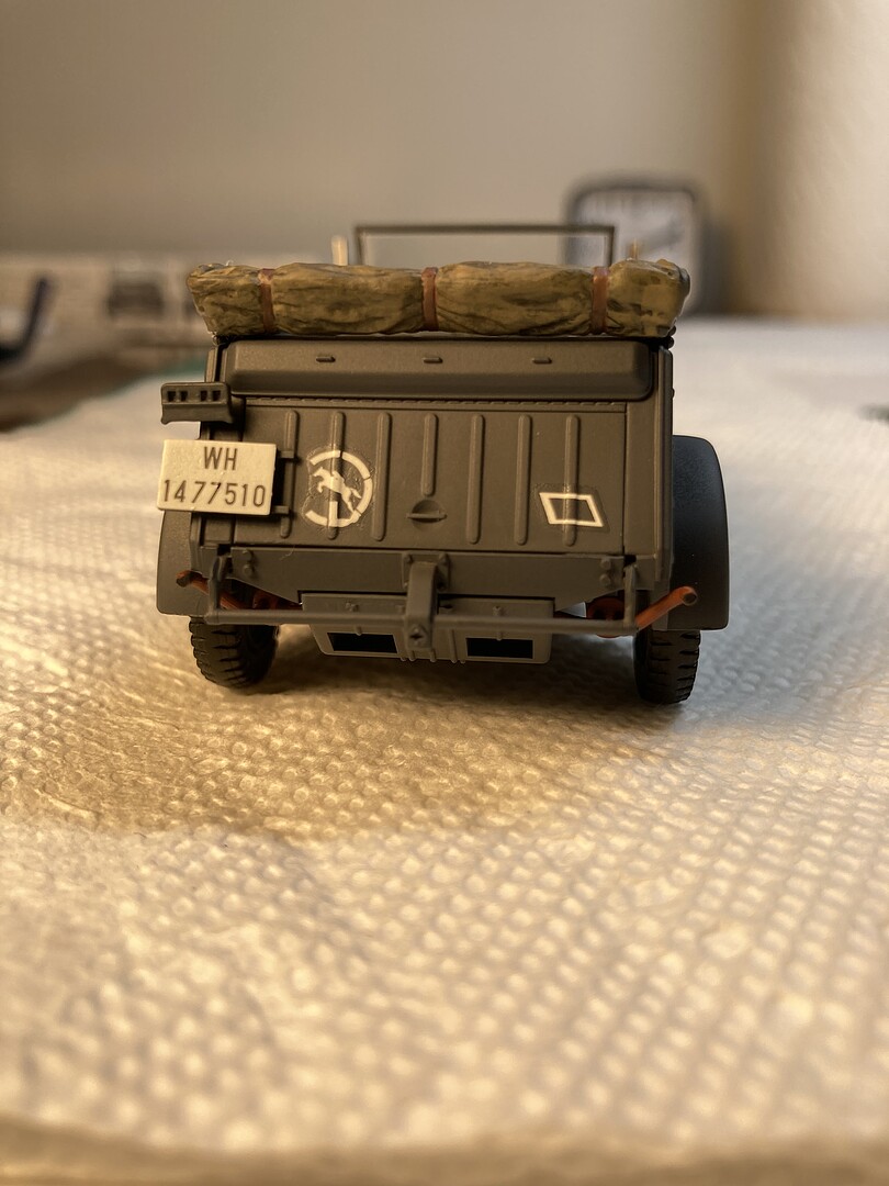 Kubelwagen Type 82 -- Plastic Model Military Vehicle Kit -- 1/35 Scale ...