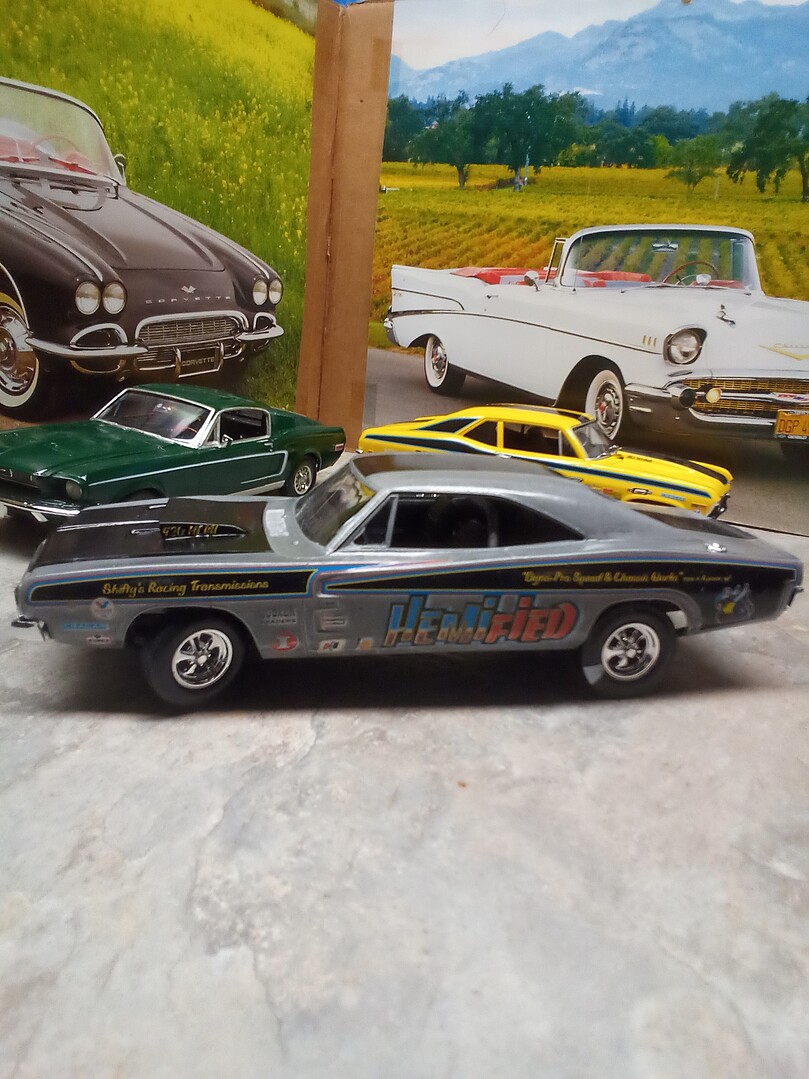 1968 Dodge Charger 2'n1 -- Plastic Model Car Kit -- 1/25 Scale ...