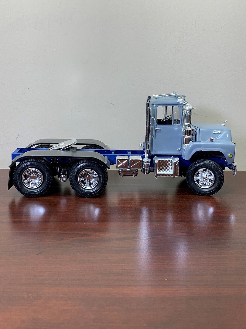 Mack DM600 Tractor -- Plastic Model Truck Kit -- 1/25 Scale -- #pc859 ...