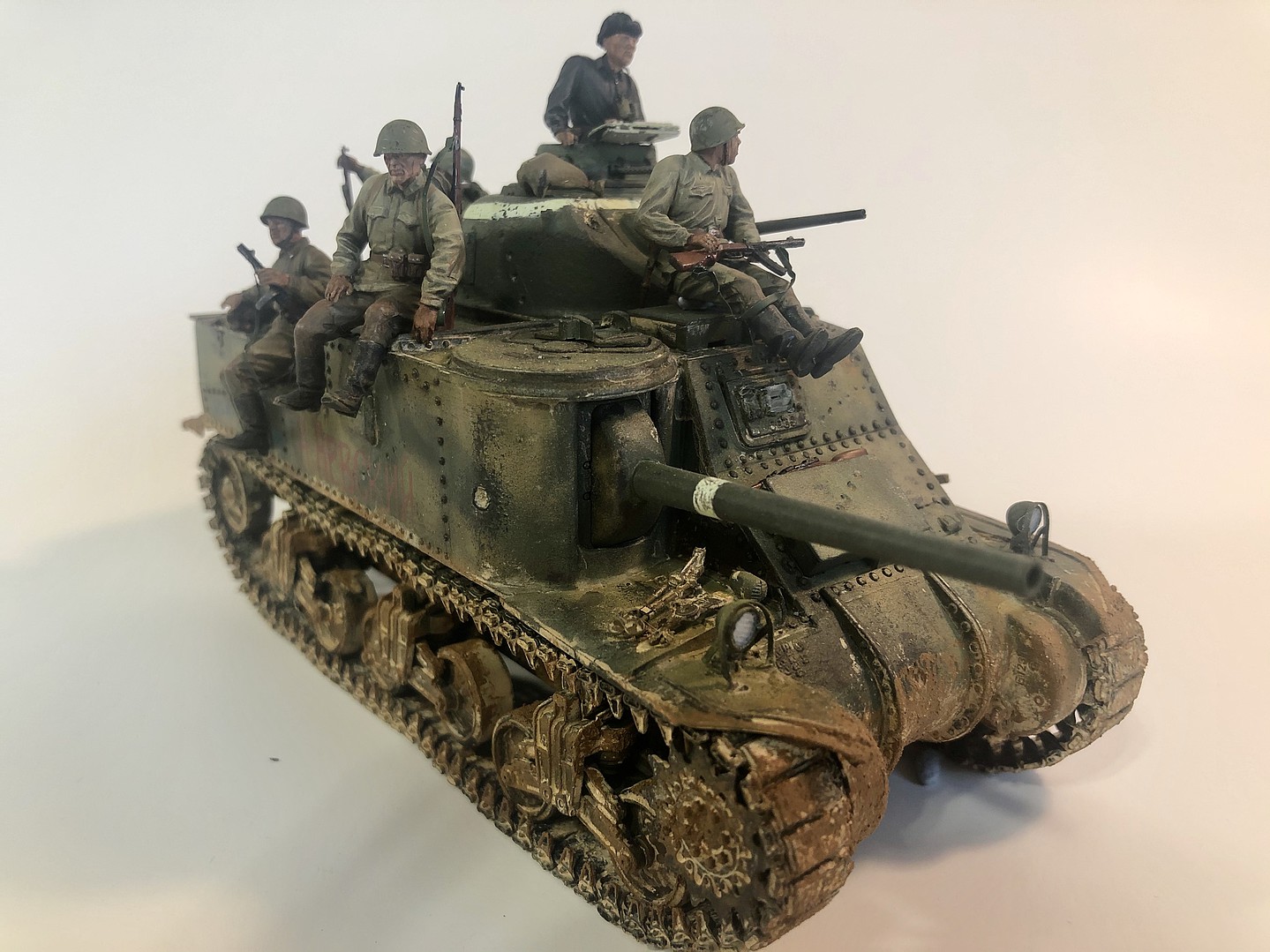 M3 Lee Late Production Tank -- Plastic Model Tank Kit -- 1/35 Scale ...